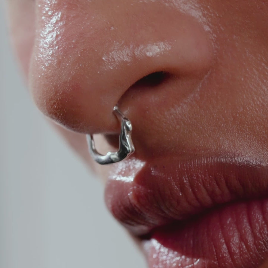 Paola Vilas | Louise Piercing